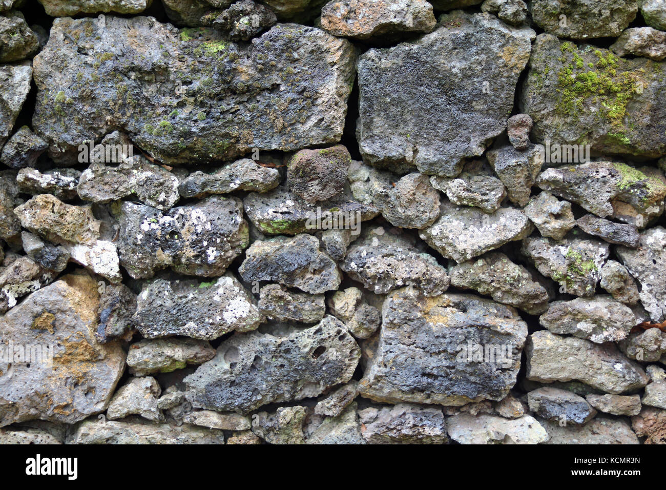 Detail of rocks in a dry stone wall Stock Photo - Alamy
