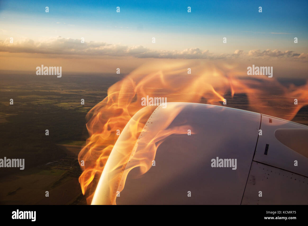 Airplane engine fire hi-res stock photography and images - Alamy