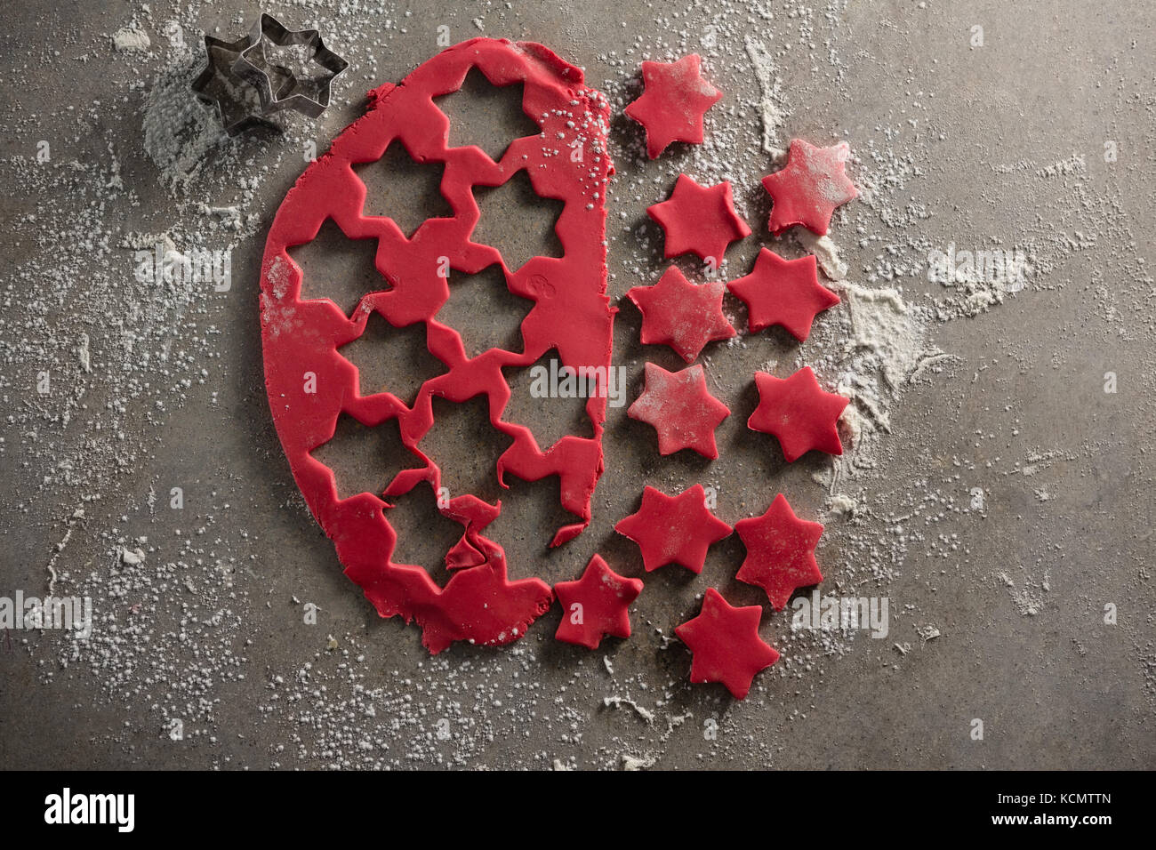 Close-up of star shape cookies with flour and cutter Stock Photo - Alamy