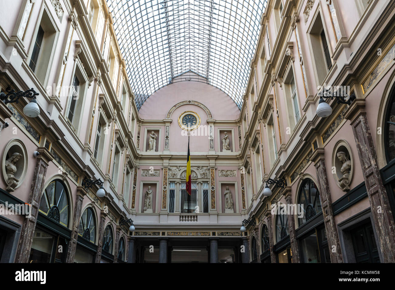 Galeries Royales Saint Hubert, classic shopping center in Brussels ...