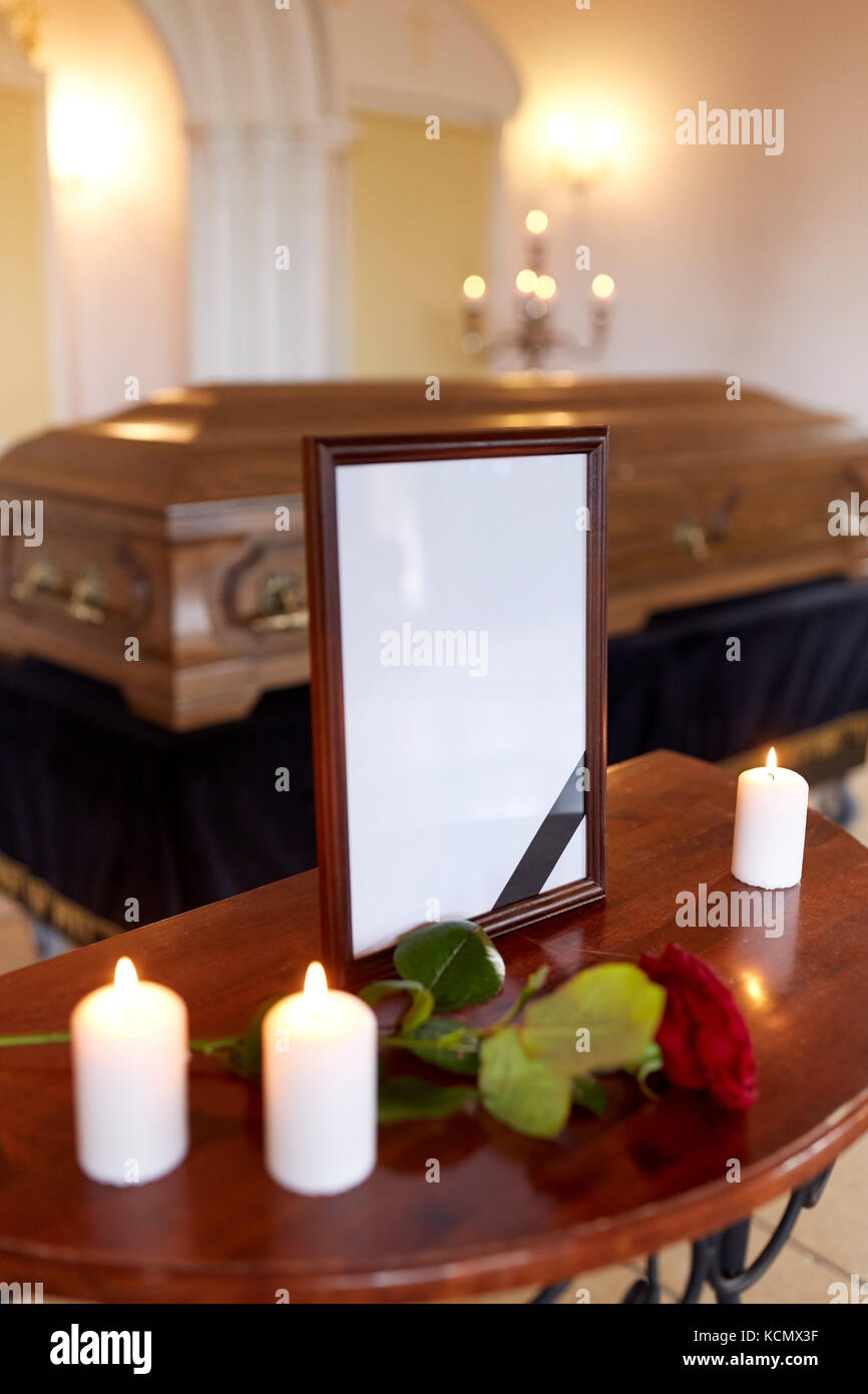 photo frame and coffin at funeral in church Stock Photo - Alamy