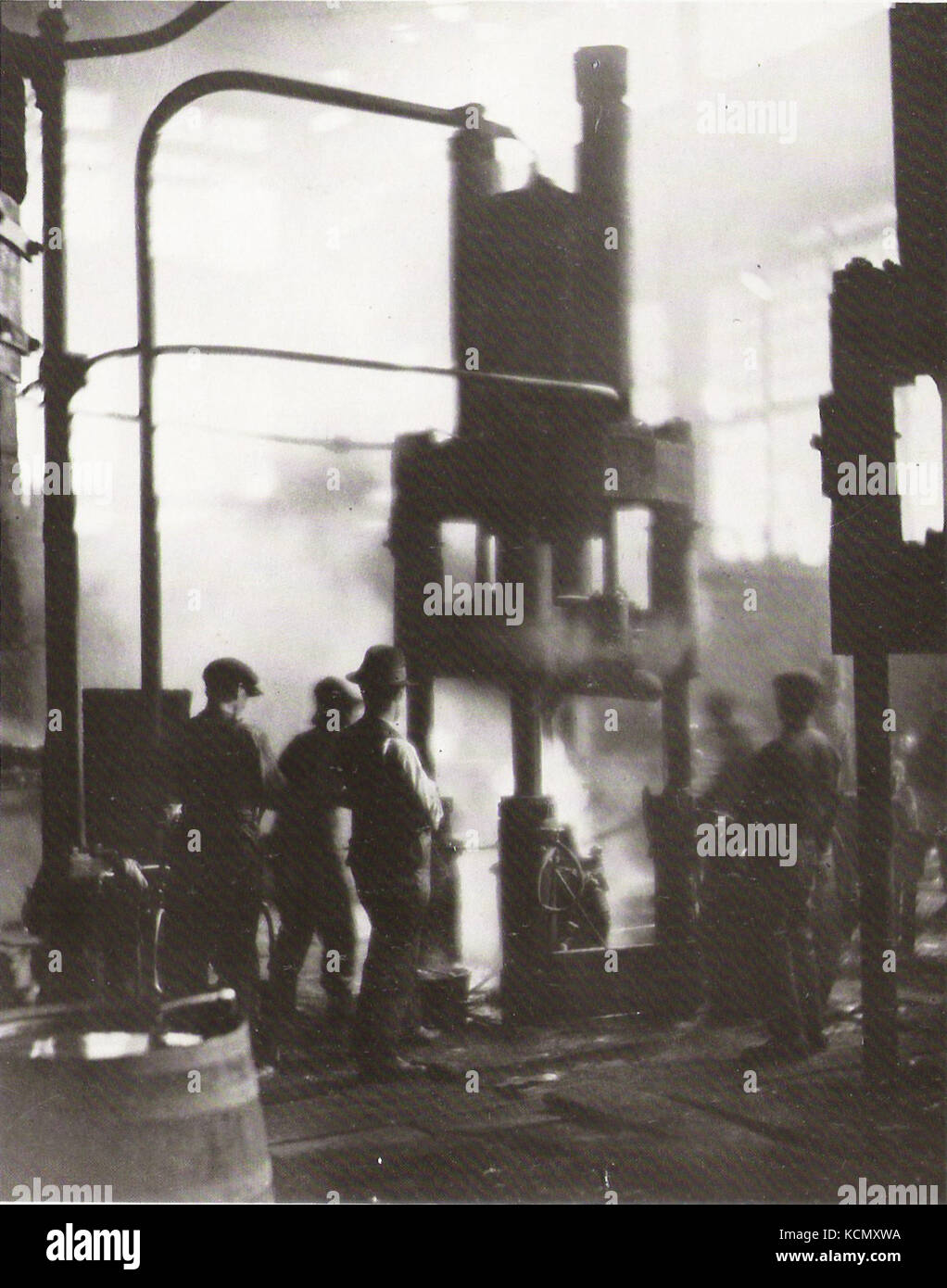 Shell forging hi-res stock photography and images - Alamy