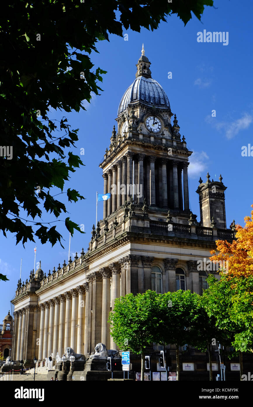Leeds Town Hall building in Leeds, West Yorkshire, UK Stock Photo - Alamy