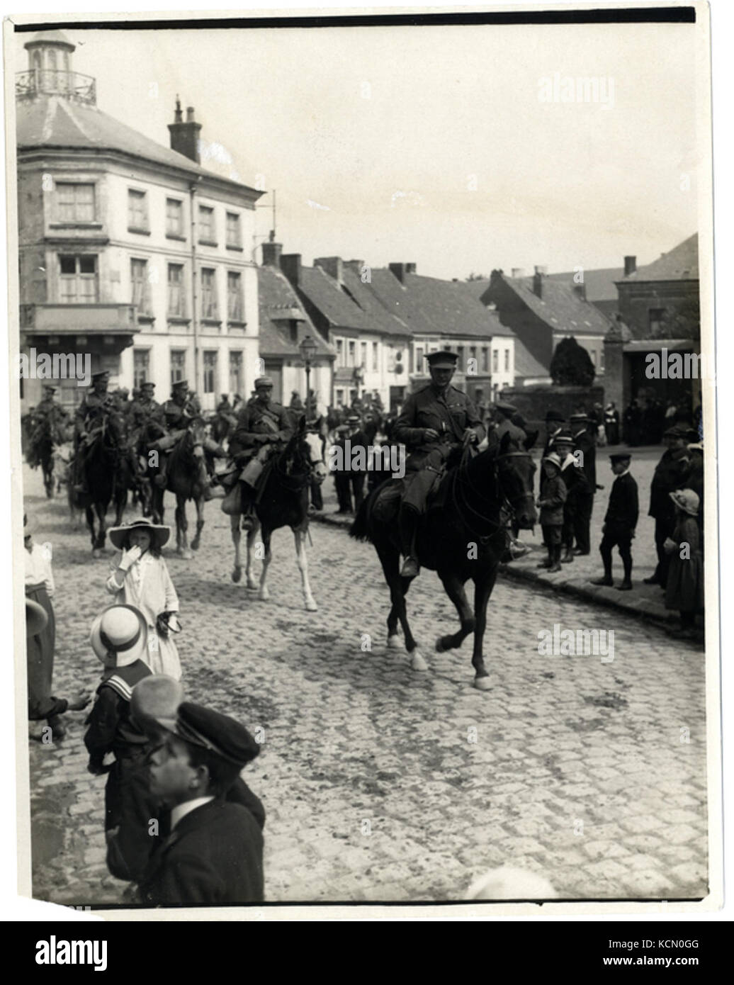 French army units march hi-res stock photography and images - Alamy
