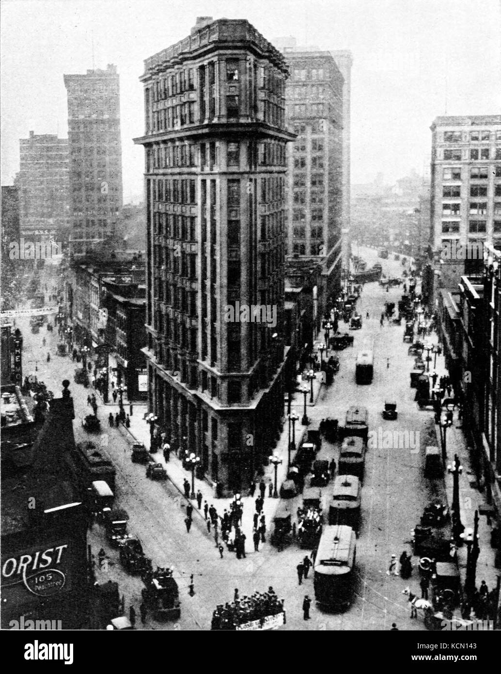 Collier's 1921 Georgia Atlanta (Flatiron Building Stock Photo - Alamy