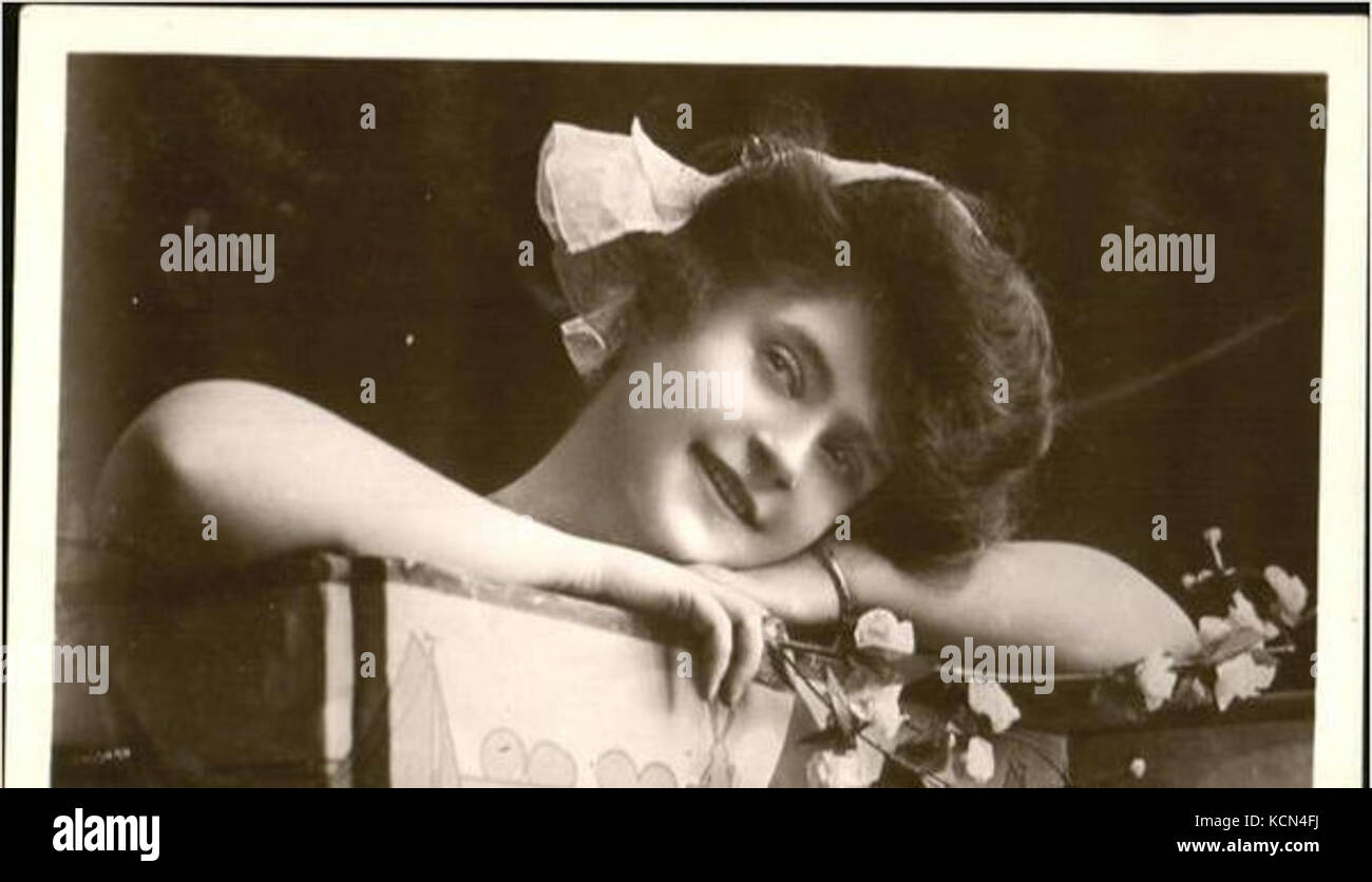 Billie Burke postcard 6 Stock Photo - Alamy