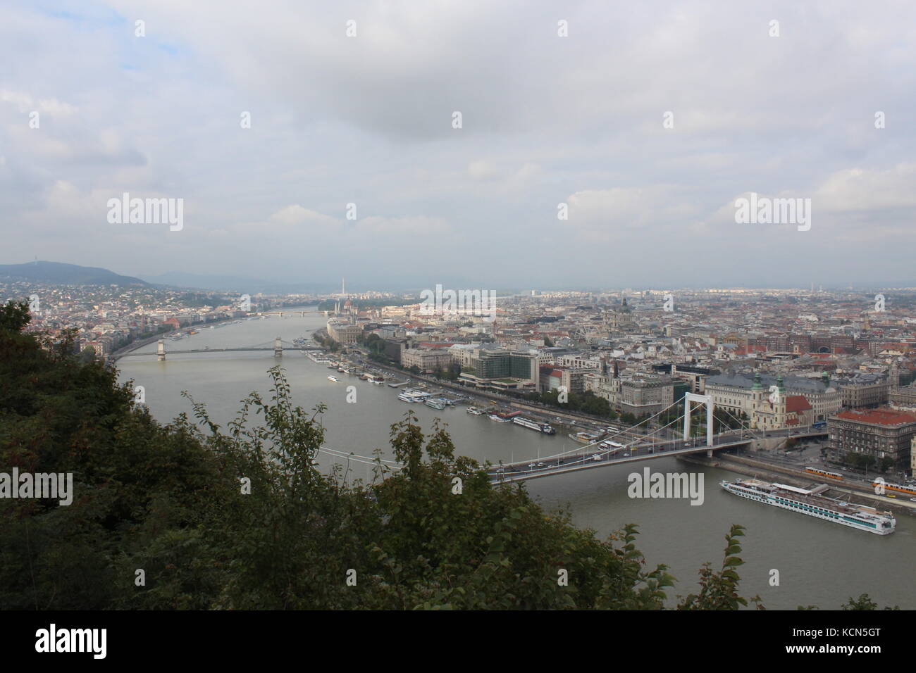 Elizabeth bridge gellert hill hi-res stock photography and images - Alamy