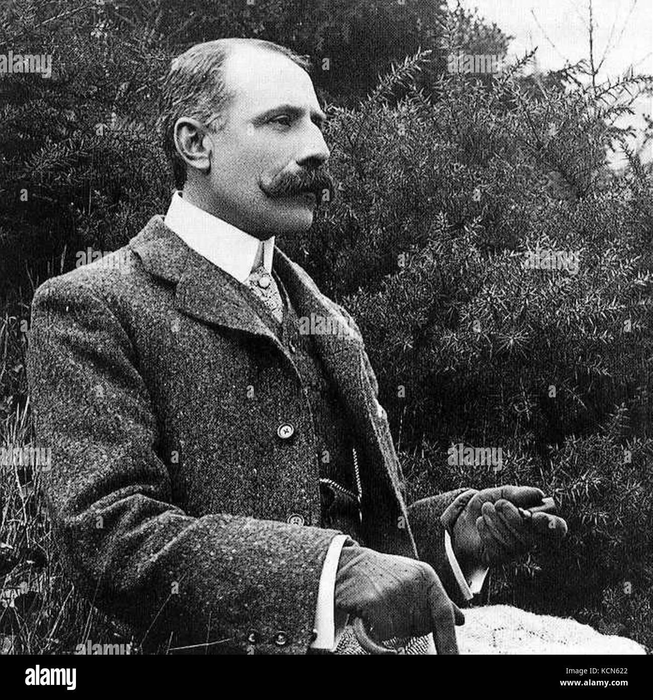 Cello concerto elgar music hi-res stock photography and images - Alamy