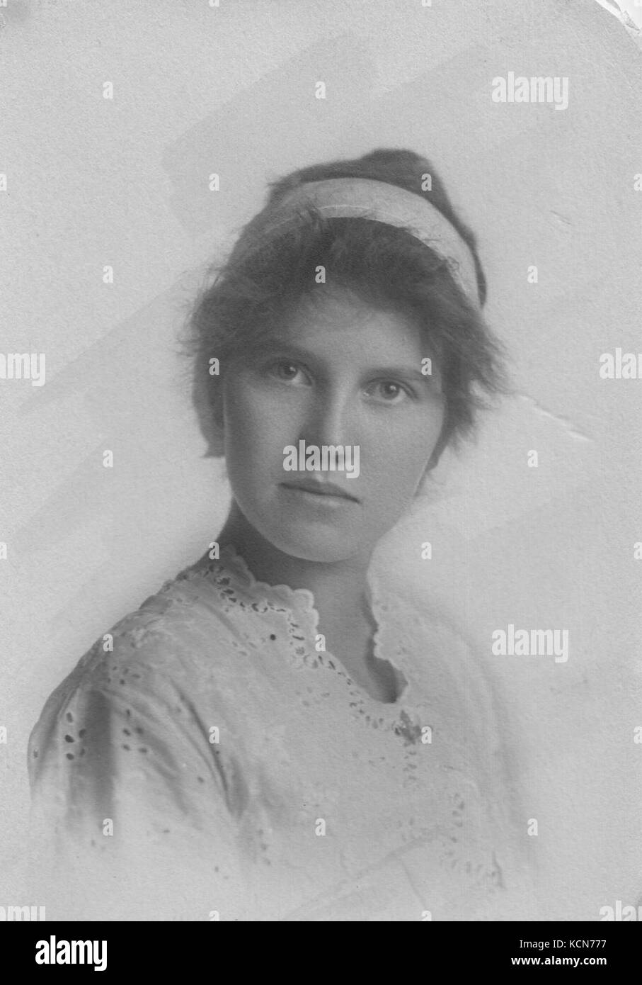 Helen roberts hi-res stock photography and images - Alamy