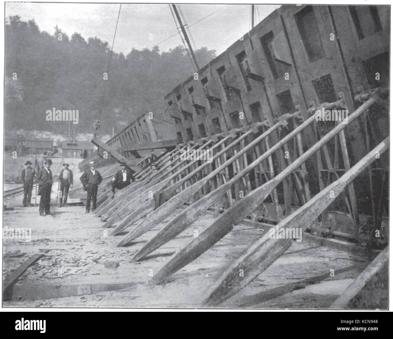 Dam number 6, Ohio River Wickets and Props Stock Photo - Alamy