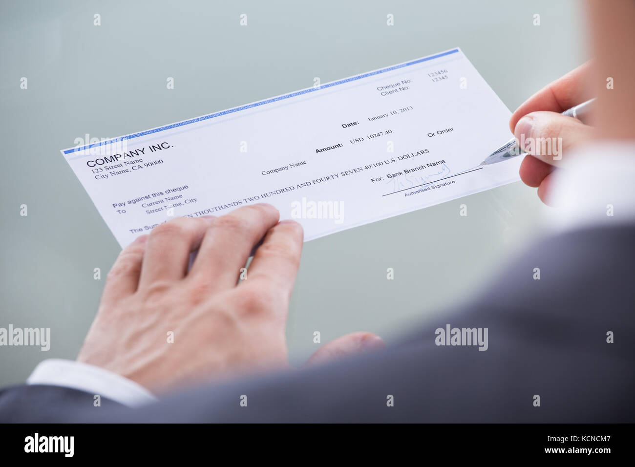 Cheque sign signature hi-res stock photography and images - Alamy