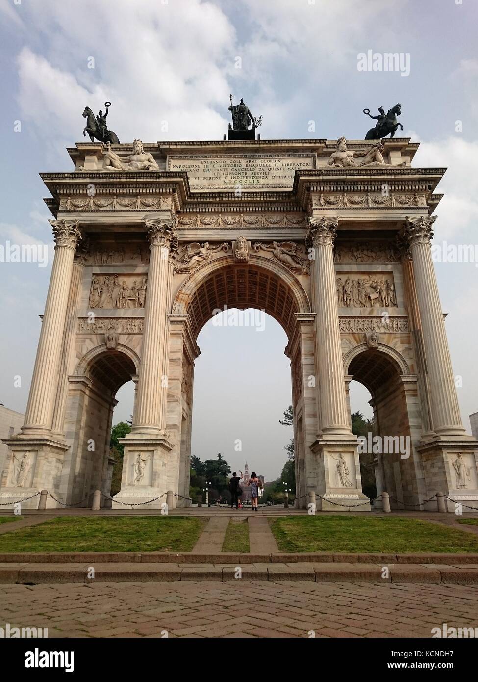 Porta Sempione Arch of Peace in Milan Stock Photo - Alamy