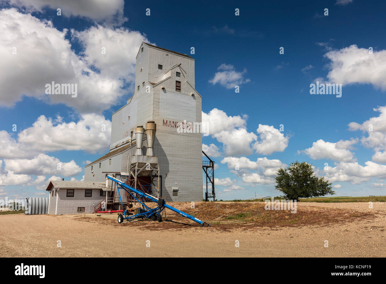 Mankota grain elevator hi-res stock photography and images - Alamy