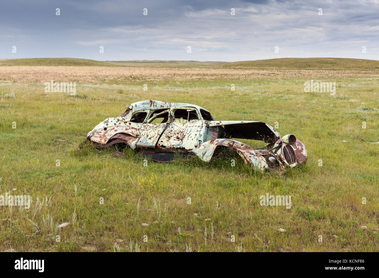 Junk car hi-res stock photography and images - Alamy