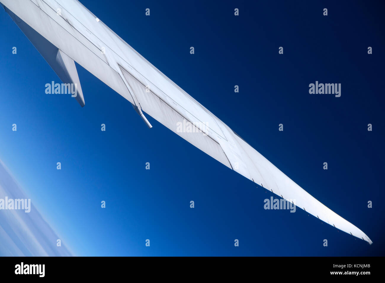 Boeing 787 wing Stock Photo - Alamy