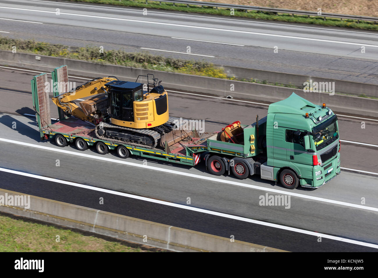 Heavy load truck hi-res stock photography and images - Alamy