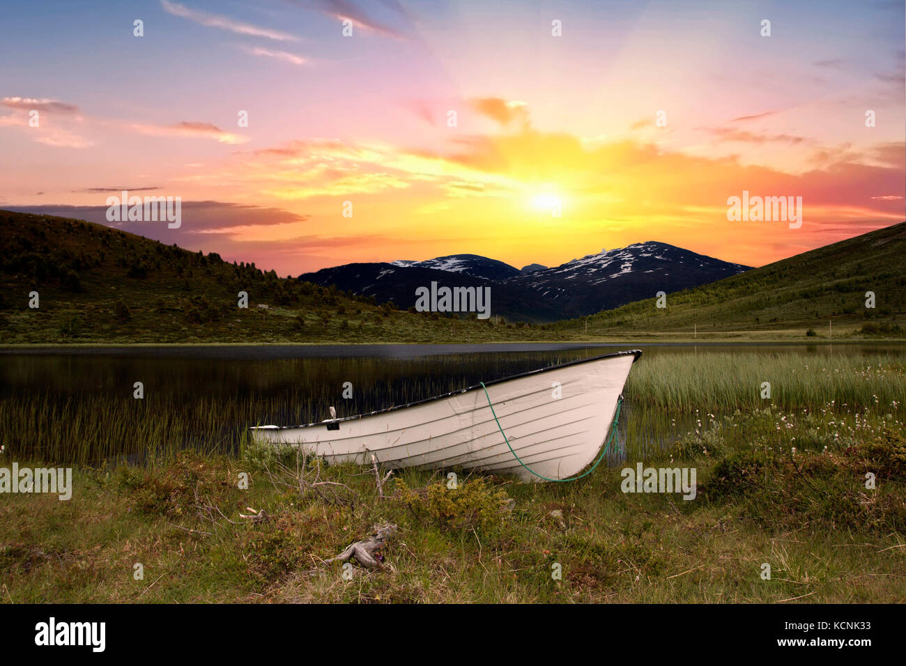 Row boat front hi-res stock photography and images - Alamy