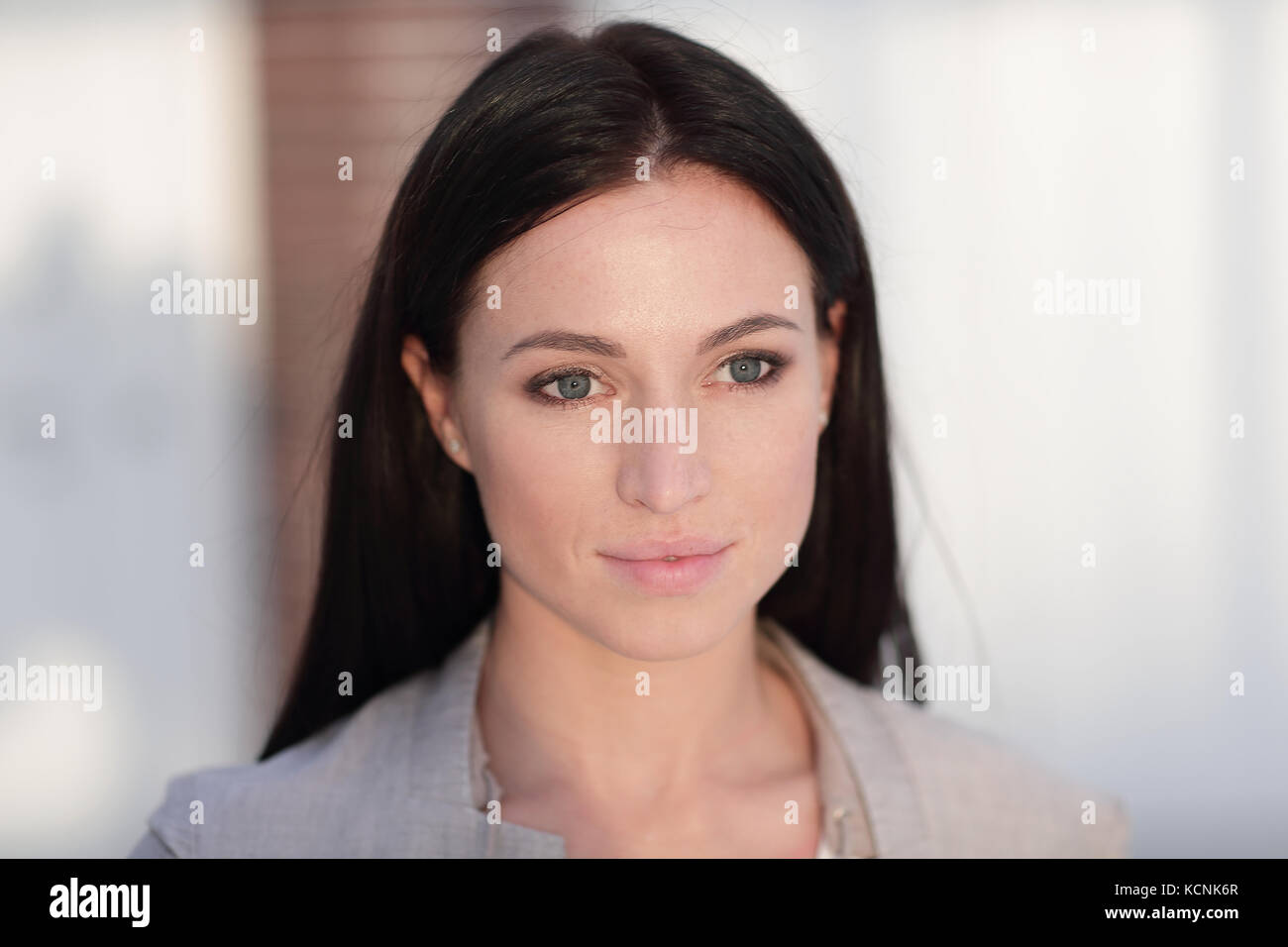 lose-up portrait of a modern young woman Stock Photo - Alamy