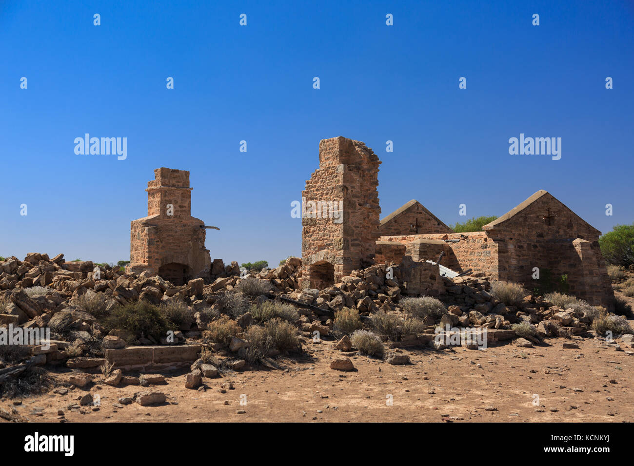 Ruins along the famous Oodnadatta Track in the Australian outback Stock ...