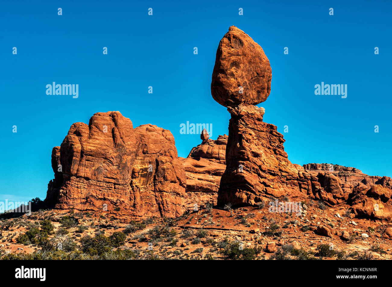 Balanced rock arches national park hi-res stock photography and images ...