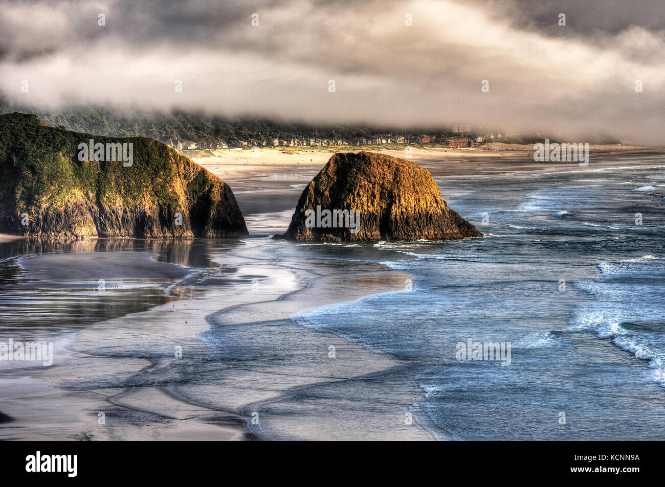 Oregon coast beach at sunset hi-res stock photography and images - Alamy