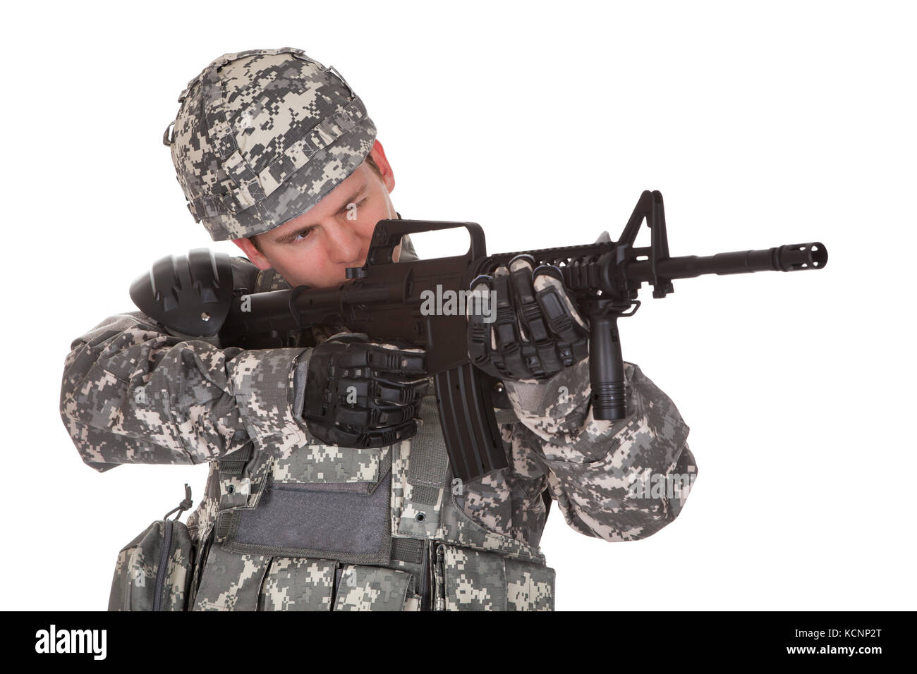 Standing soldier aiming rifle hi-res stock photography and images - Alamy