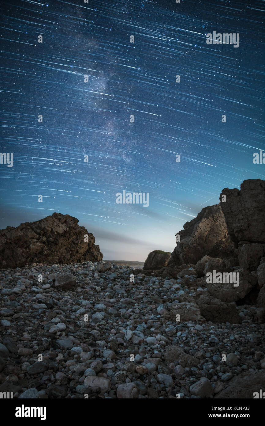 Sunset Through the Arches, Lime Stone rock formation, the Arches ...