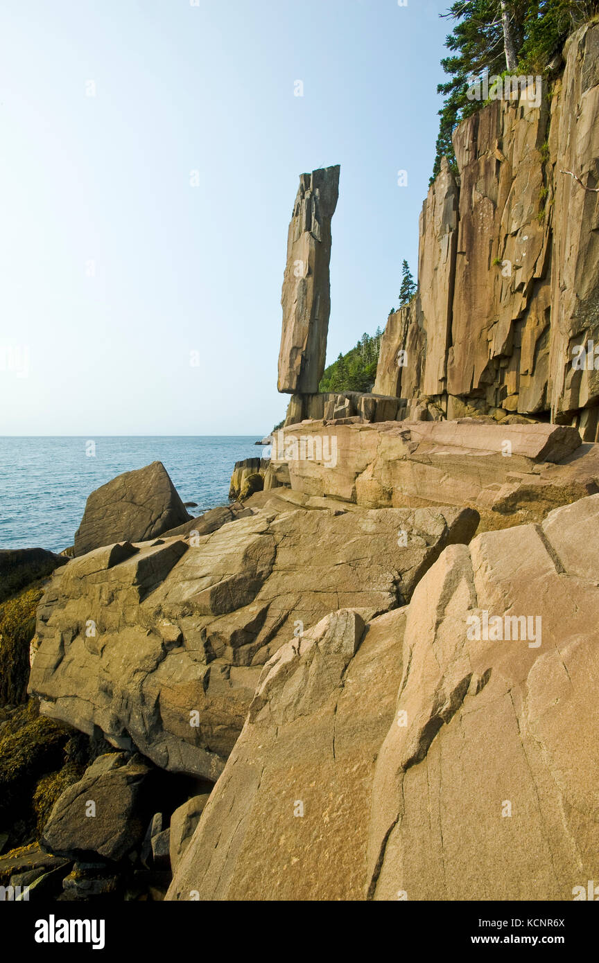 Balancing Rock, basalt rock cliffs, Long Island, Bay of Fundy, Nova ...