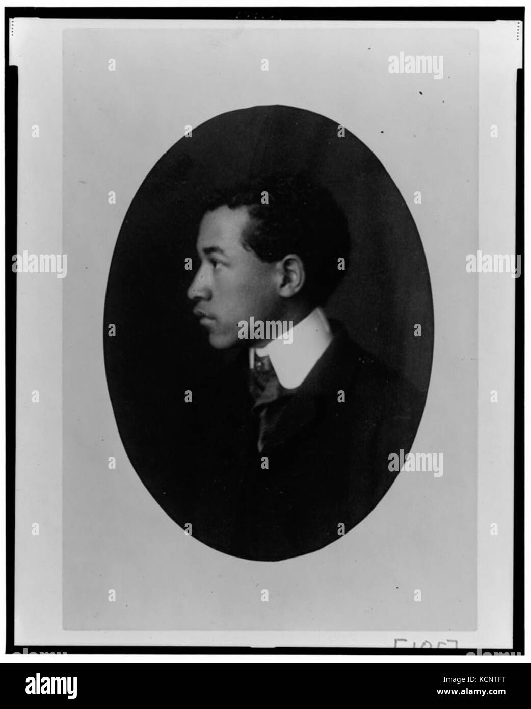 Left profile hi-res stock photography and images - Alamy