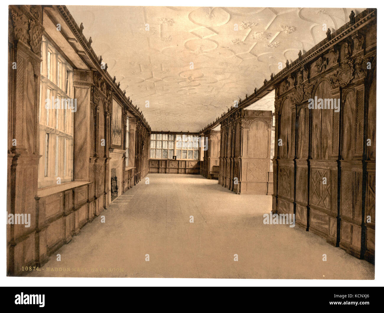 Haddon hall tudor architecture hi-res stock photography and images - Alamy