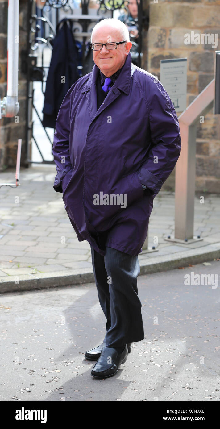 Ken morley arriving at the coronation street hi-res stock photography ...