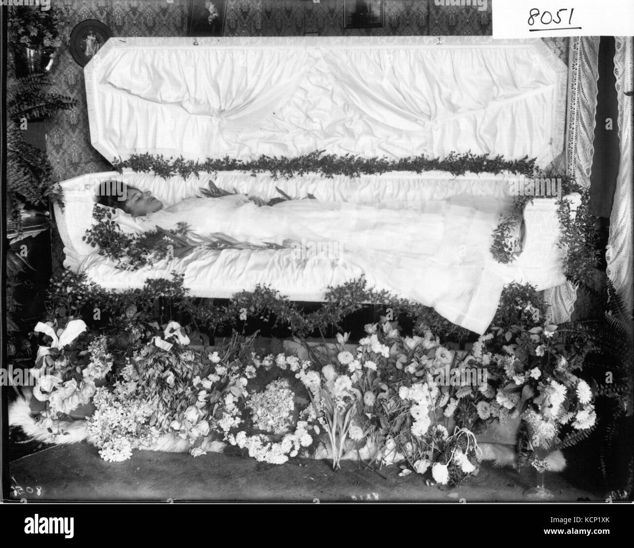 Grace Chambers in casket 1907 (3191910353 Stock Photo - Alamy