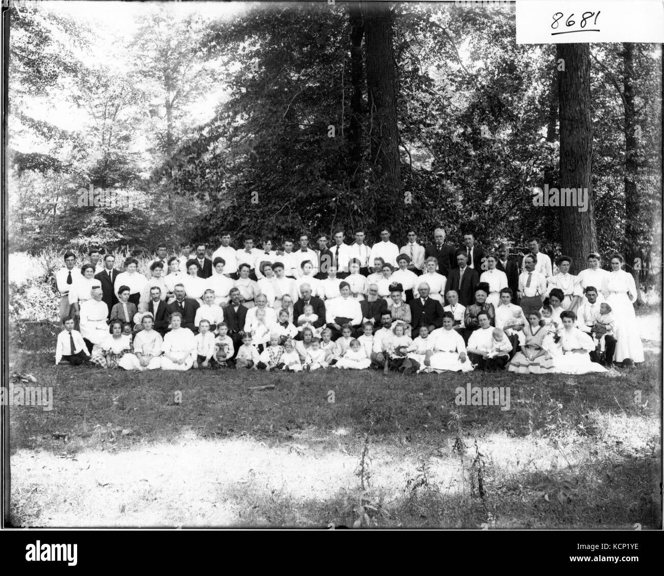 Family reunion photo Black and White Stock Photos & Images - Alamy