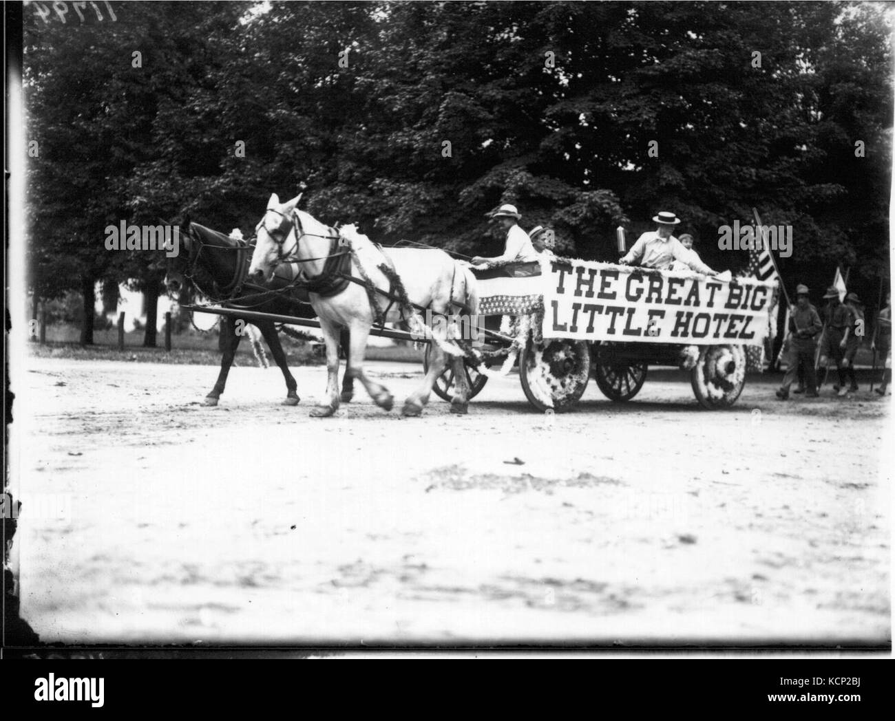 Early 1900s horse drawn wagon hi-res stock photography and images - Alamy