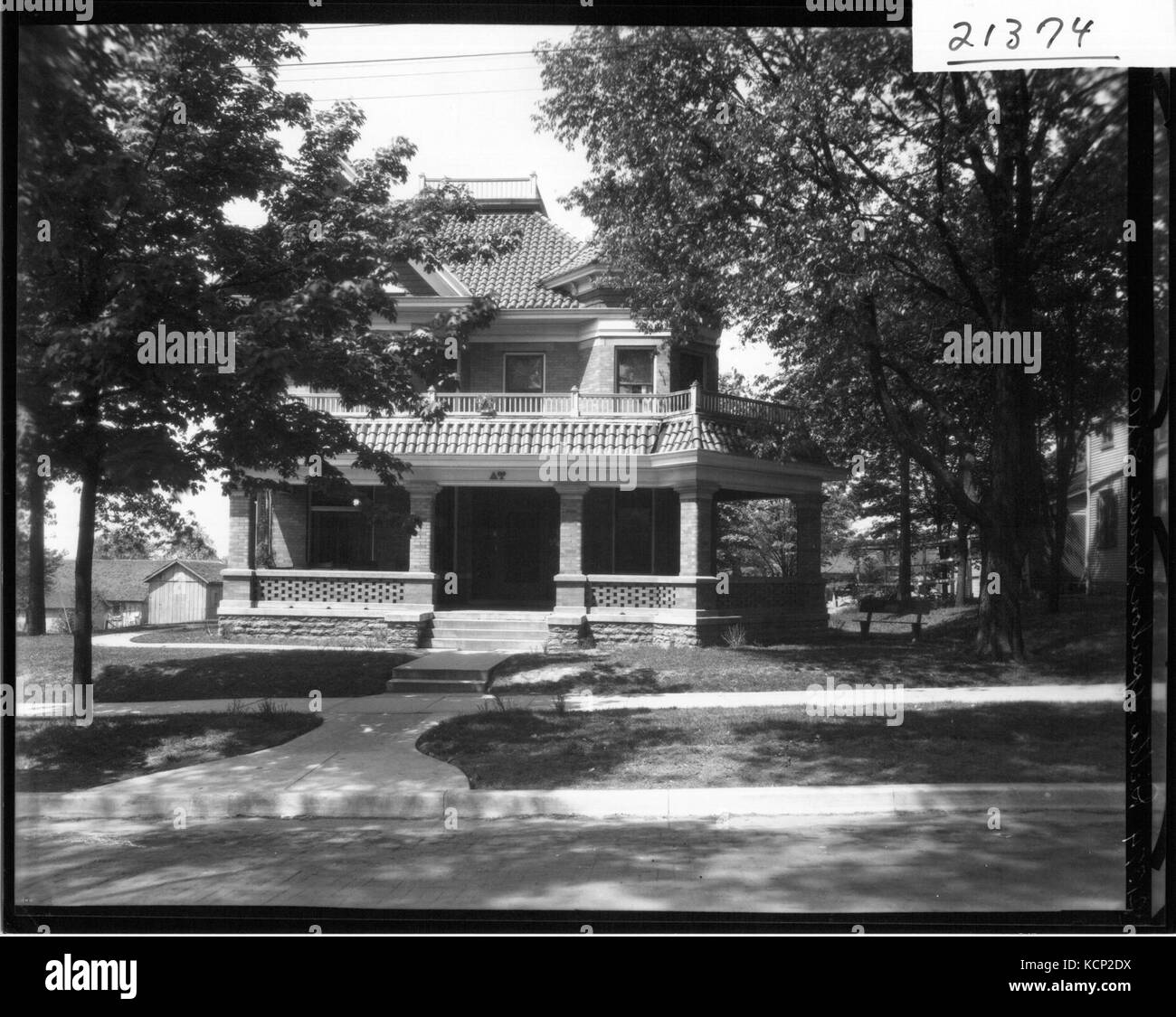 Delta Upsilon fraternity house 1922 (3191549796 Stock Photo - Alamy