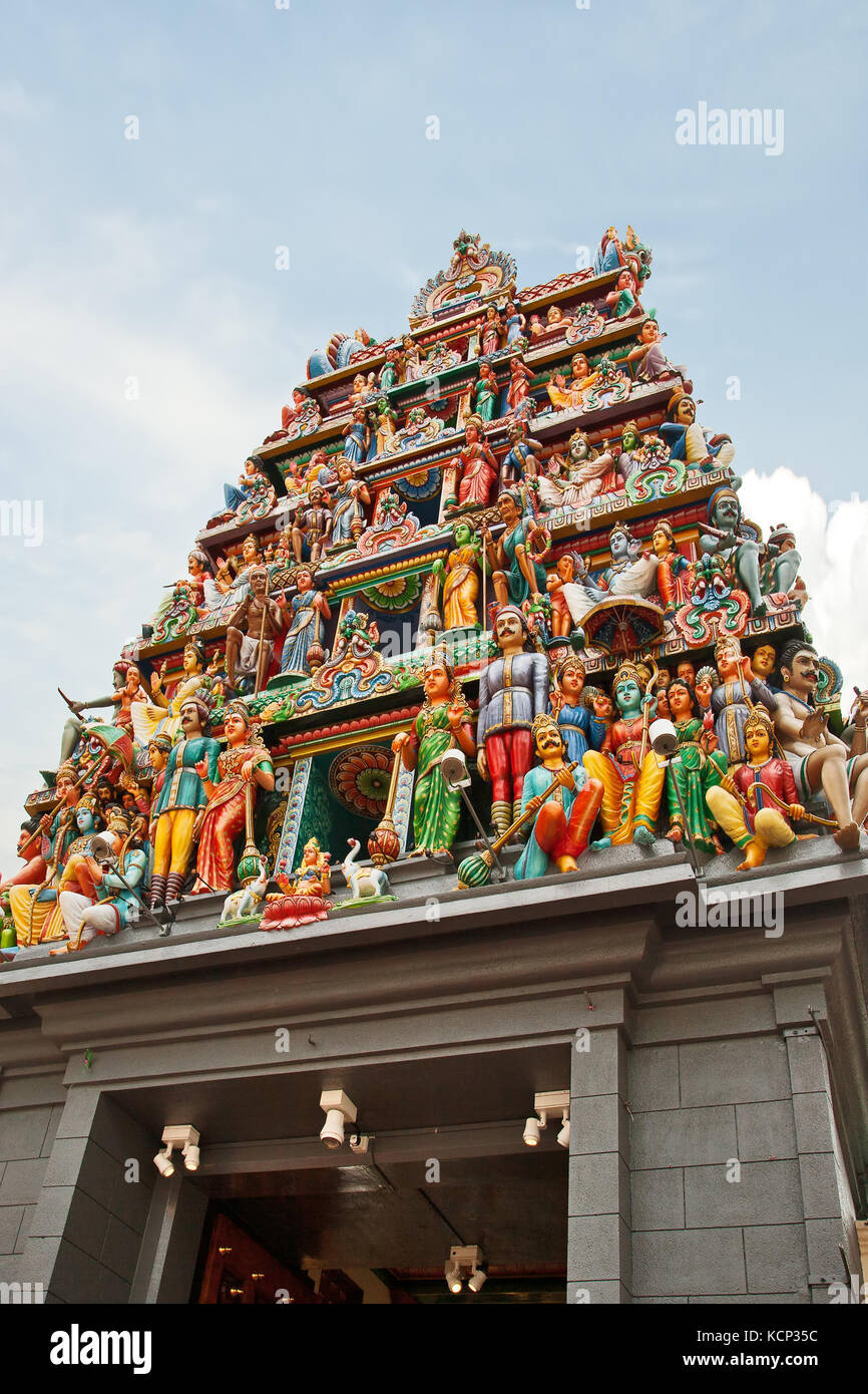 Hinduistic temple Shri-Mariamman. Chinatown, Singapore Stock Photo - Alamy