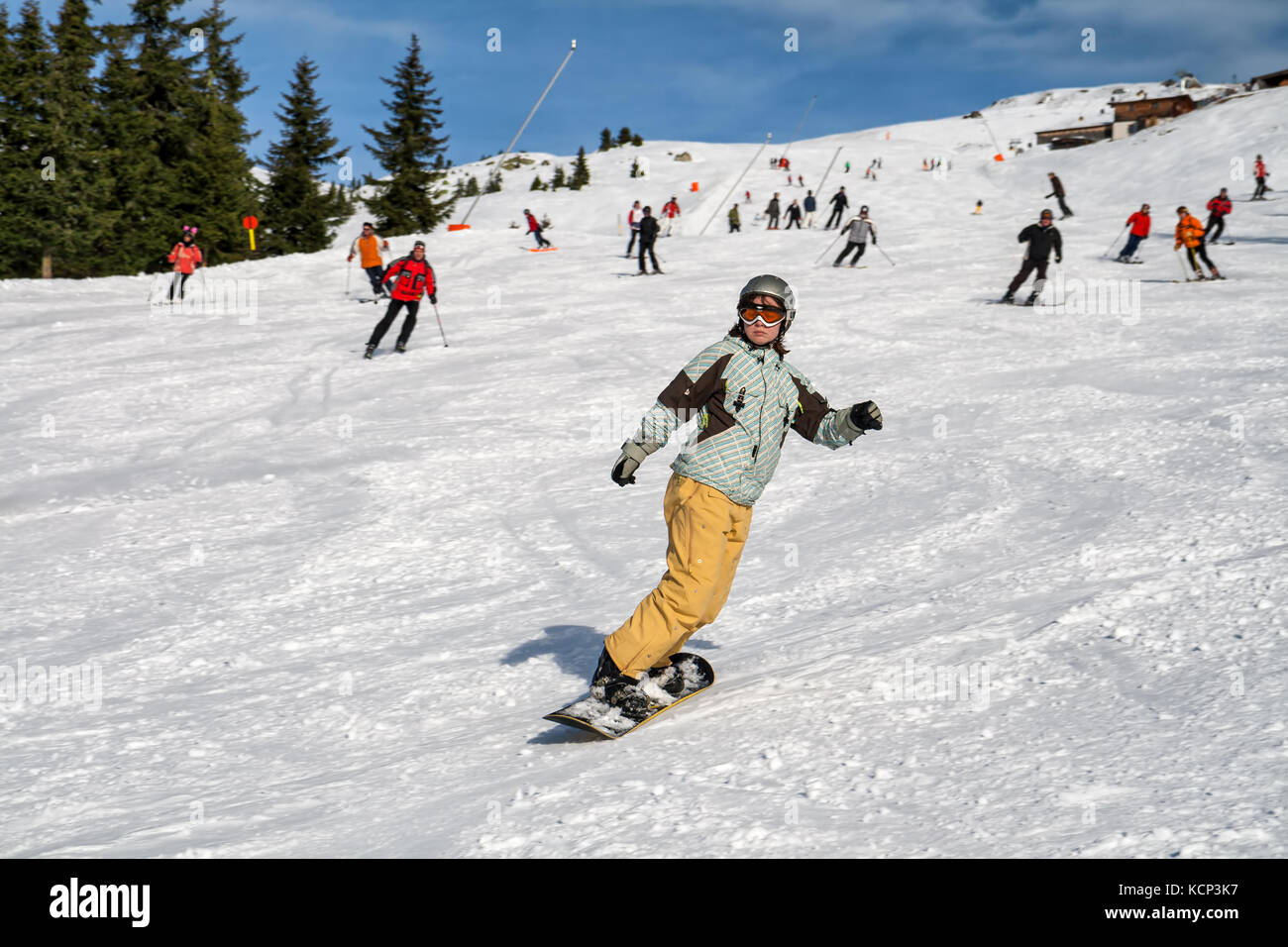 Busy ski slope hi-res stock photography and images - Alamy