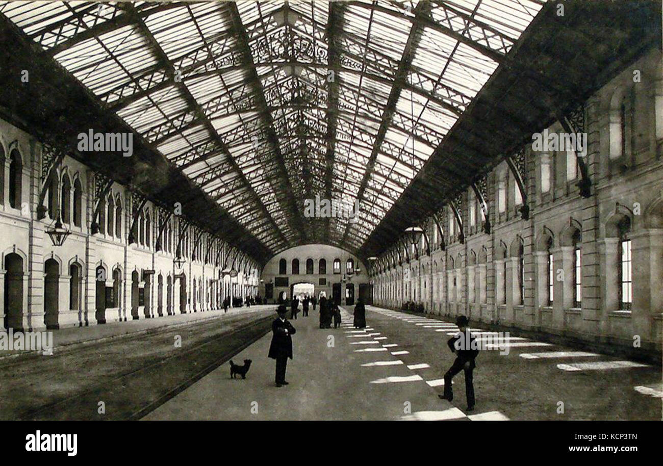 Constitucion train station 1900 Stock Photo - Alamy