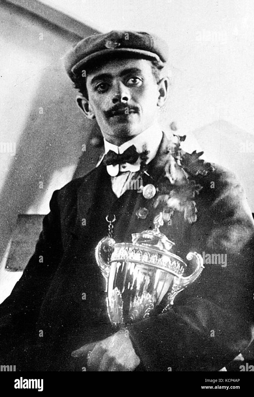 Dorando pietri hi-res stock photography and images - Alamy