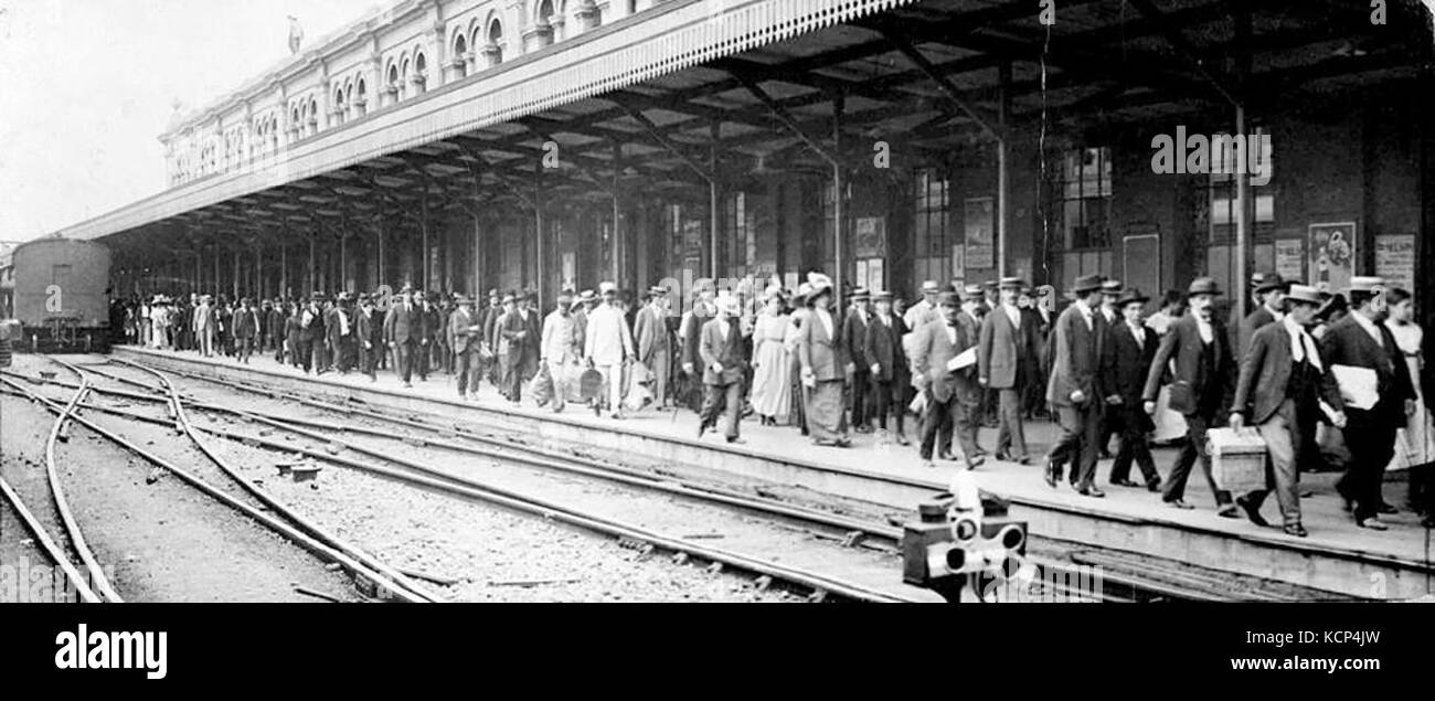 Constitucion train station hi-res stock photography and images - Alamy