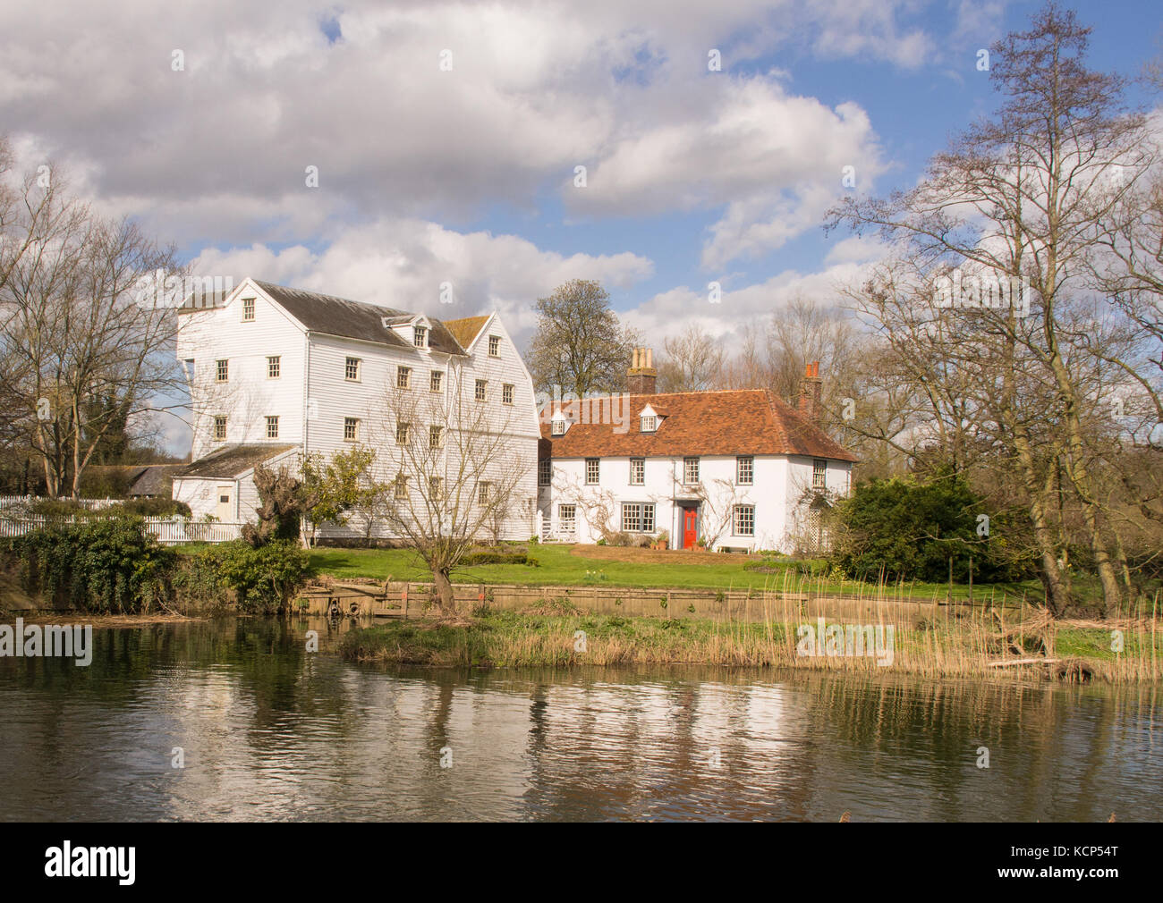BURES, ESSEX, UK; The Mill House on the River Stour Stock Photo - Alamy