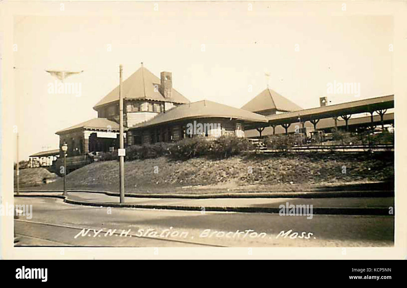 Vintage railroad station photo hi-res stock photography and images - Alamy