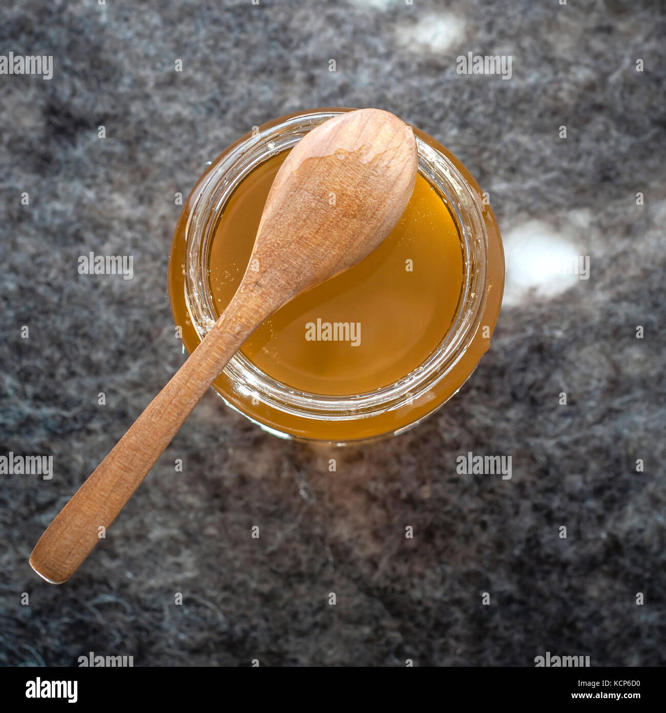 Open honey jar hi-res stock photography and images - Alamy