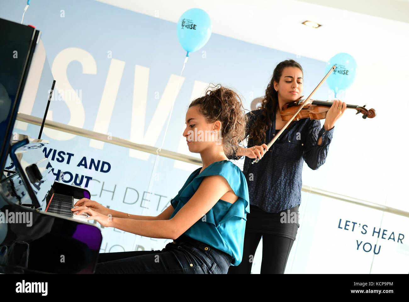 Ayoub sisters 2017 hi-res stock photography and images - Alamy