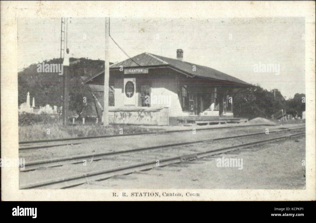 Canton (CT) station postcard Stock Photo - Alamy