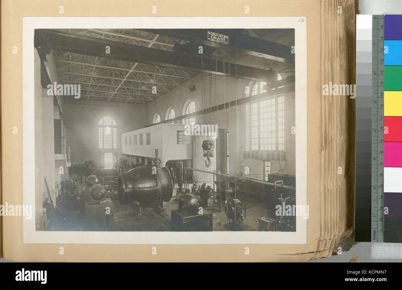 Ashokan Lower gate chamber, with electrically driven valves, vertical ...