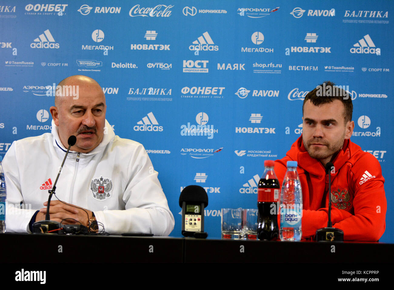 Russian national football team coach Stanislav Cherchesov and ...