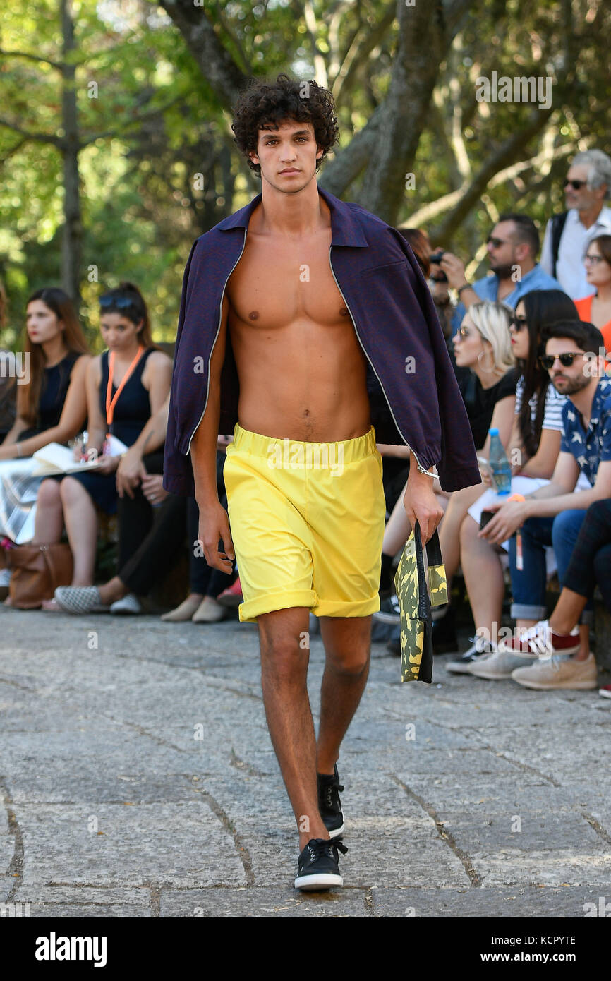 Lisbon, Portugal. 6th Oct, 2017. Model during a Patrick de Pádua ...
