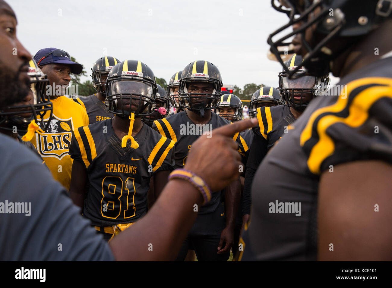 Florida, USA. 6th Oct, 2017. LOREN ELLIOTT | Times .Lakewood head coach ...