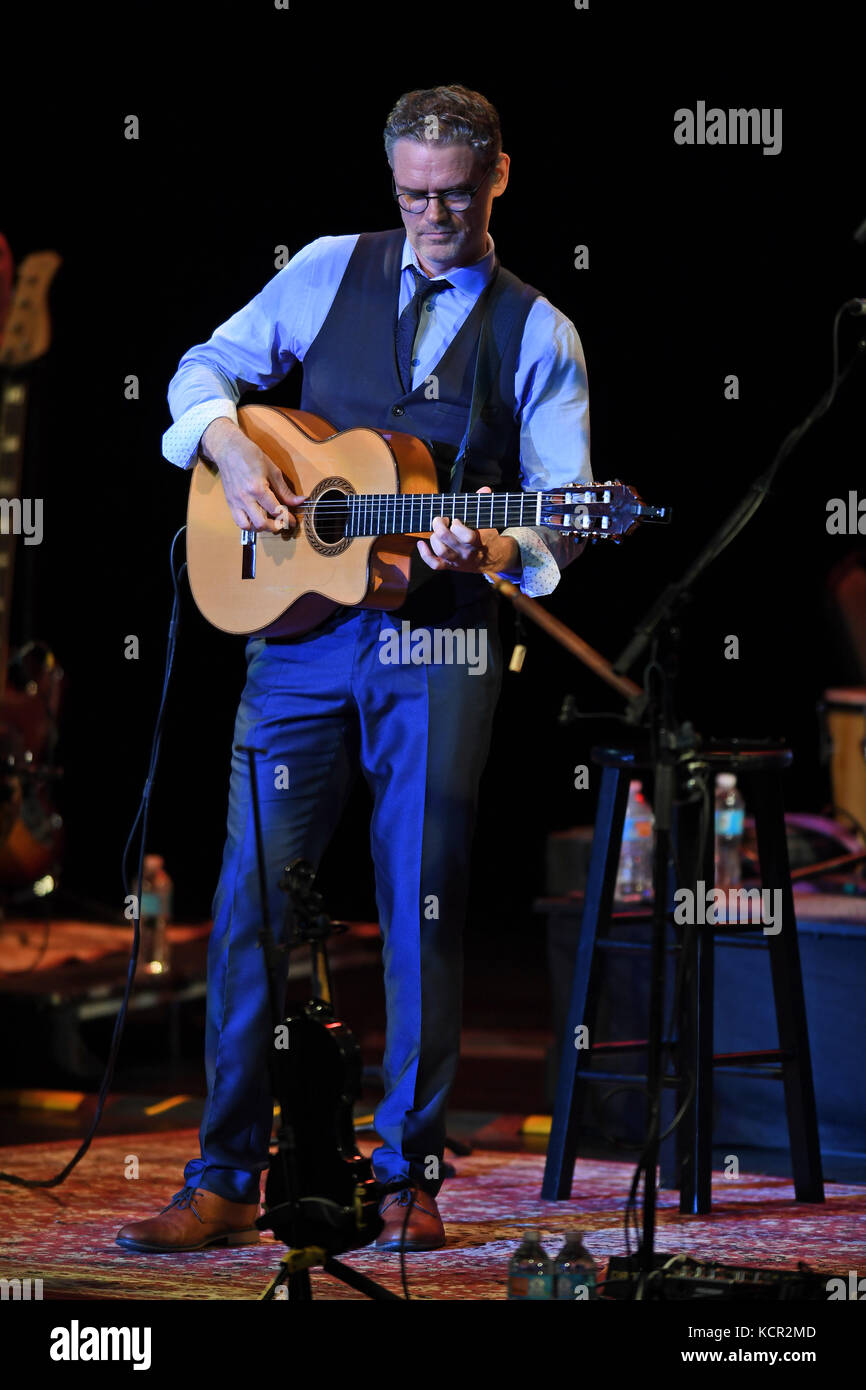Fort Lauderdale, FL, USA. 06th Oct, 2017. Jesse Cook performs at The ...